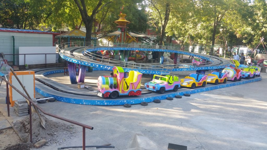 Finding The Best Kid-Friendly Mini Roller Coaster Rides – Volunteers